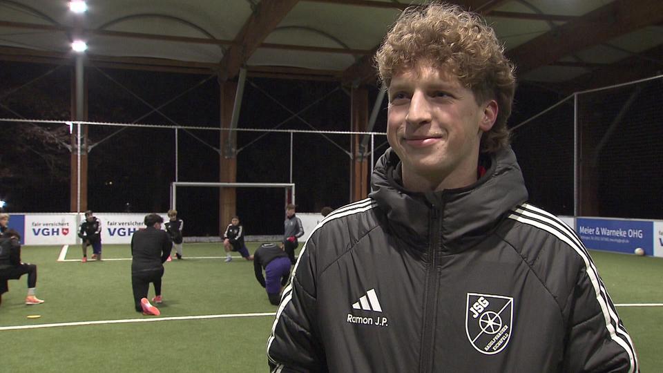 Fußballtraum wird wahr: Radolfshausen spielt gegen Manchester United ...