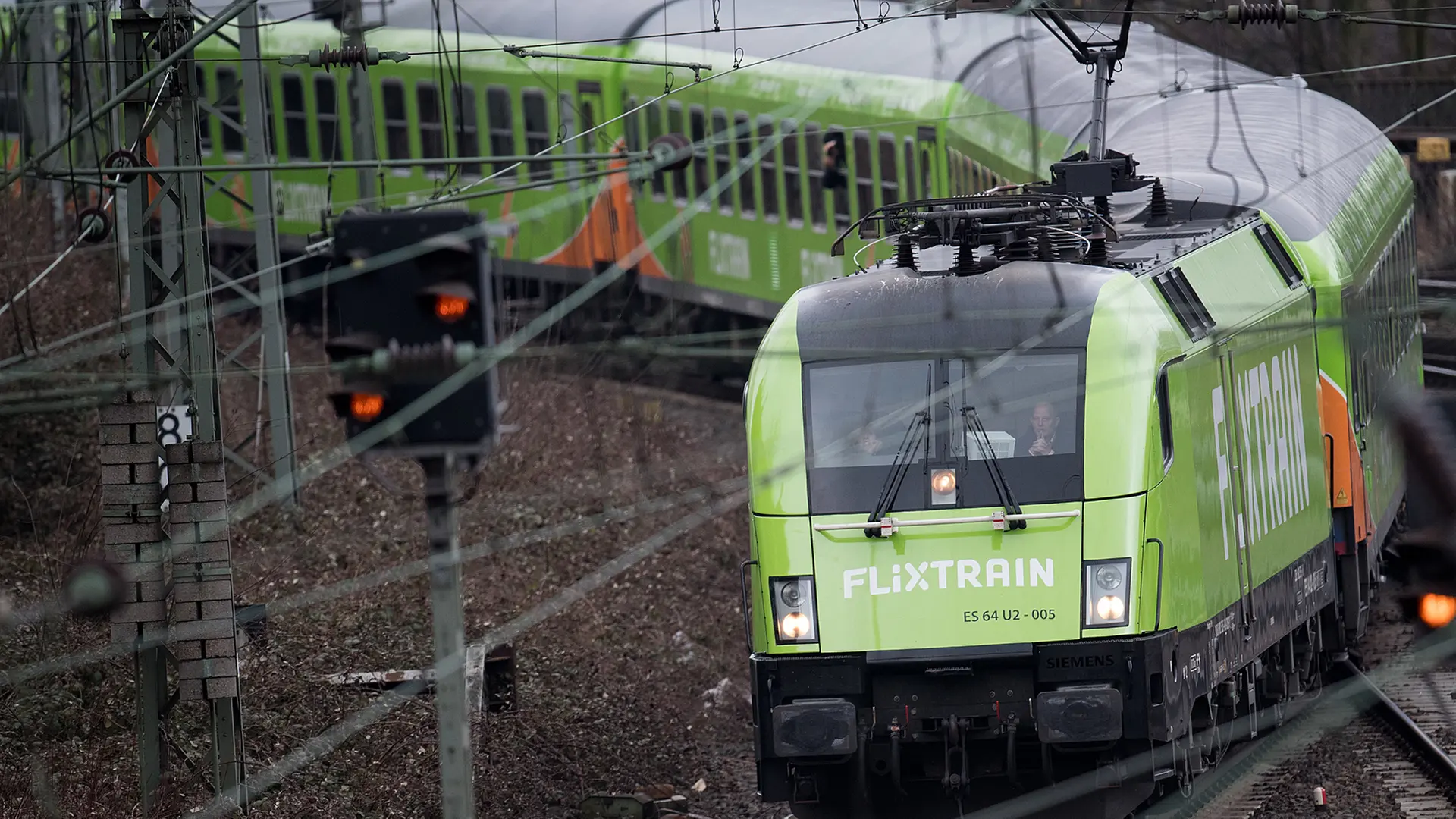 Neuer Zug fährt zum ersten Mal | ndr.de