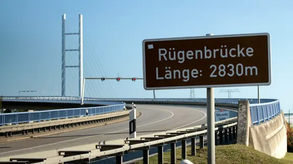 Rügenfähre: Fährbetrieb wieder zwischen Stahlbrode und Glewitz | ndr.de