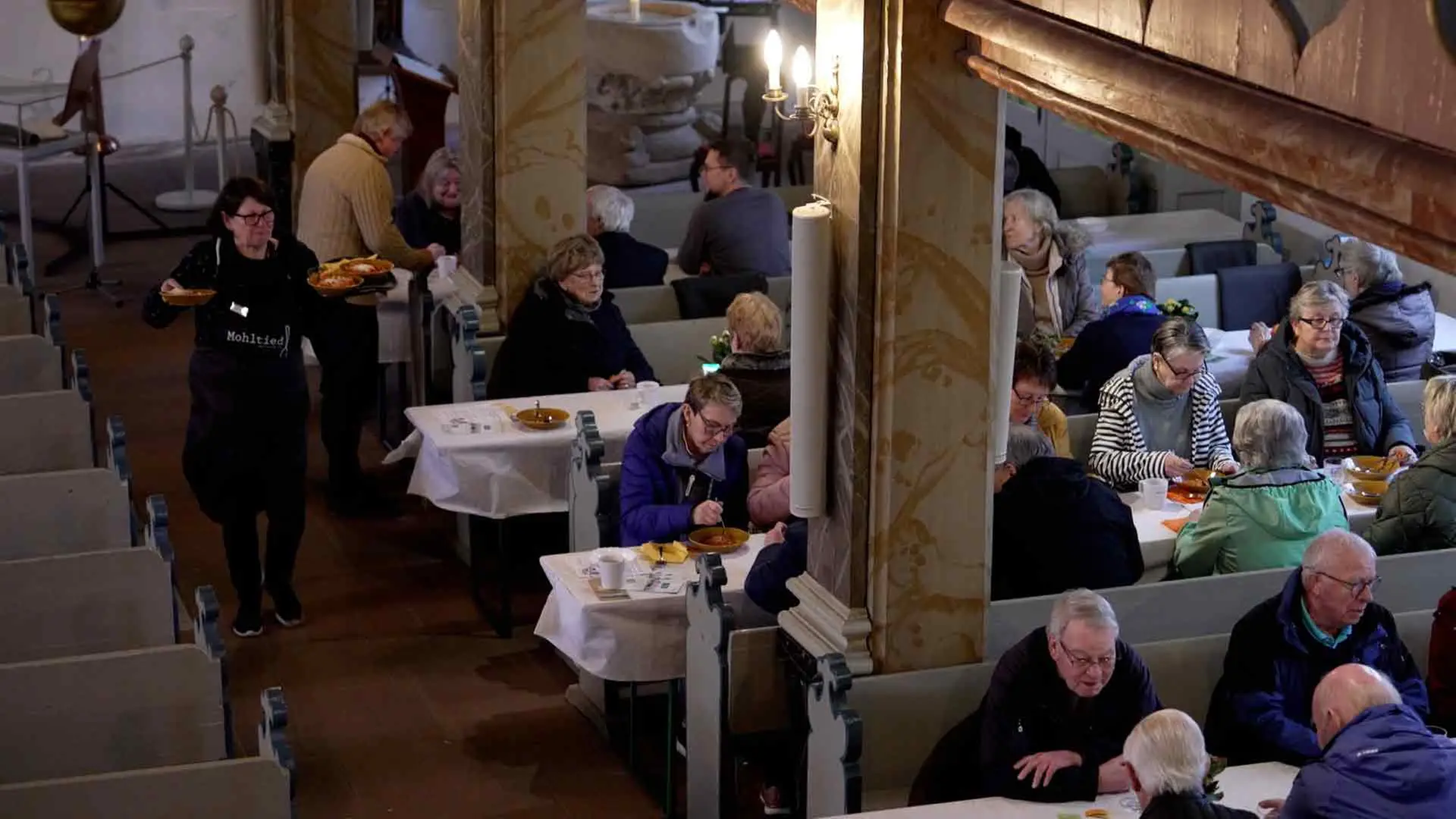 Wesselburen: Kirche als Begegnungsort für Bedürftige | ndr.de