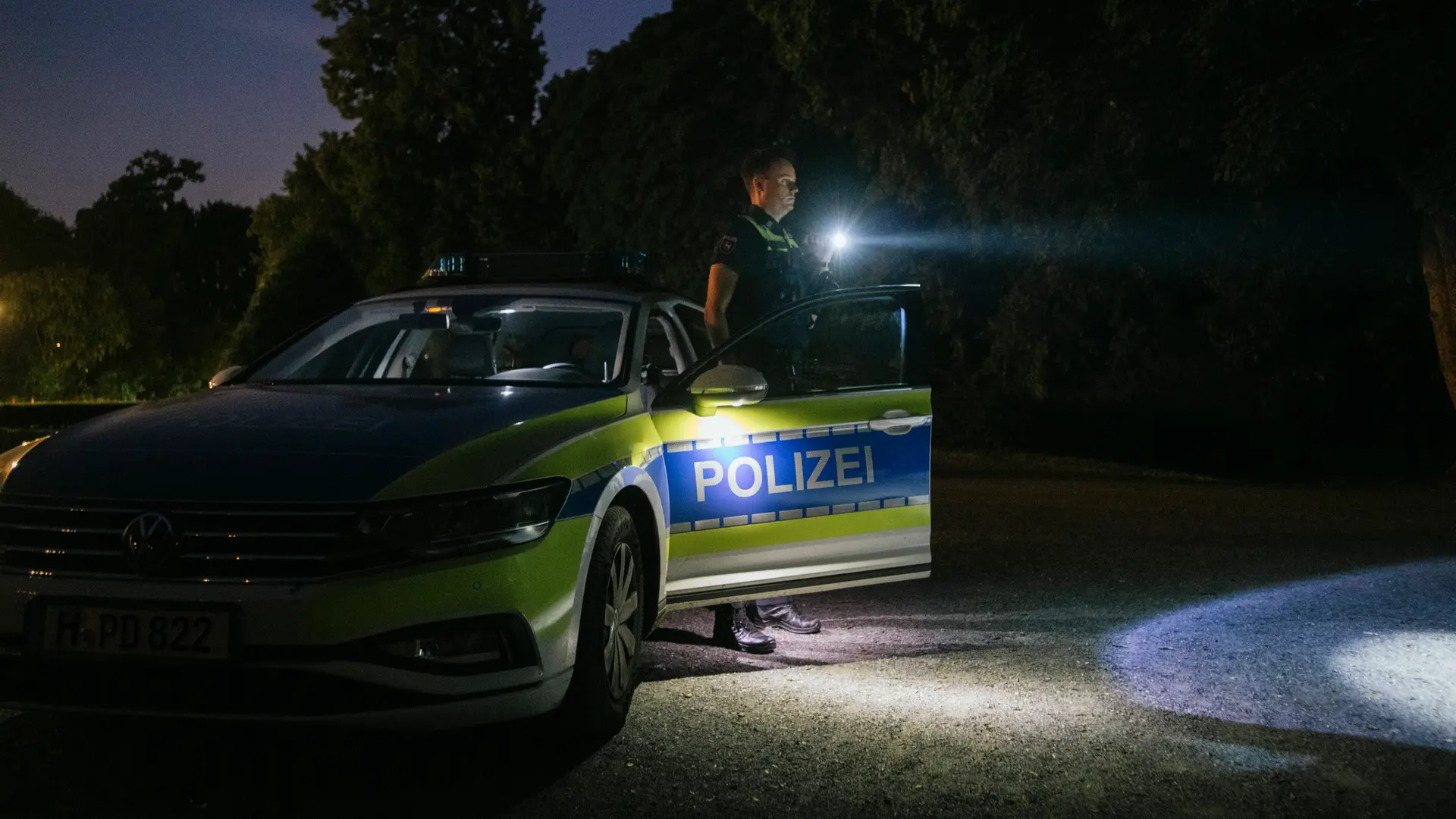 Weener: Jugendliche verletzen bei Kontrolle mehrere Polizisten | ndr.de