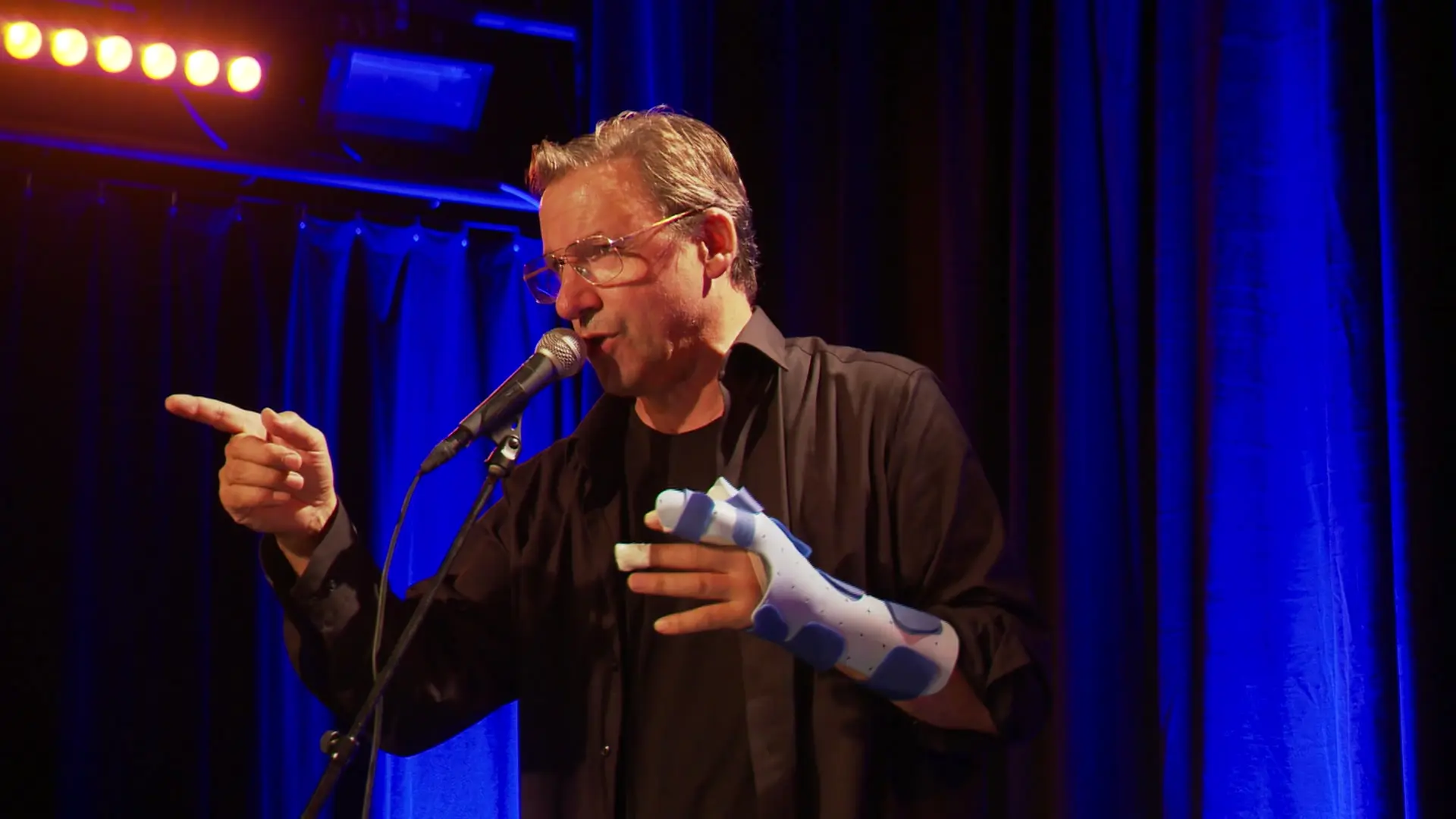König mit Selbstzweifeln: Rocko Schamoni ist wieder auf Tour | ndr.de