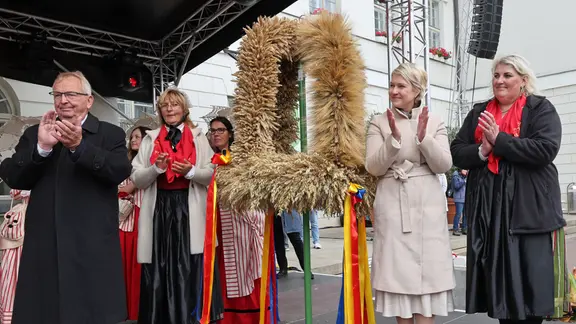 MV feiert Landeserntedankfest 2025 in Wismar und auf Poel | ndr.de