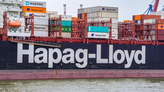 Rolle rückwärts: Hapag-Lloyd fährt doch nicht durch den Suezkanal | ndr.de