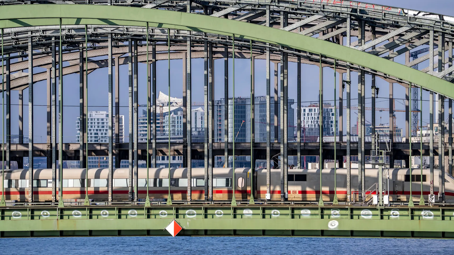 Norderelbbrücken für die Bahn sollen erneuert werden | ndr.de