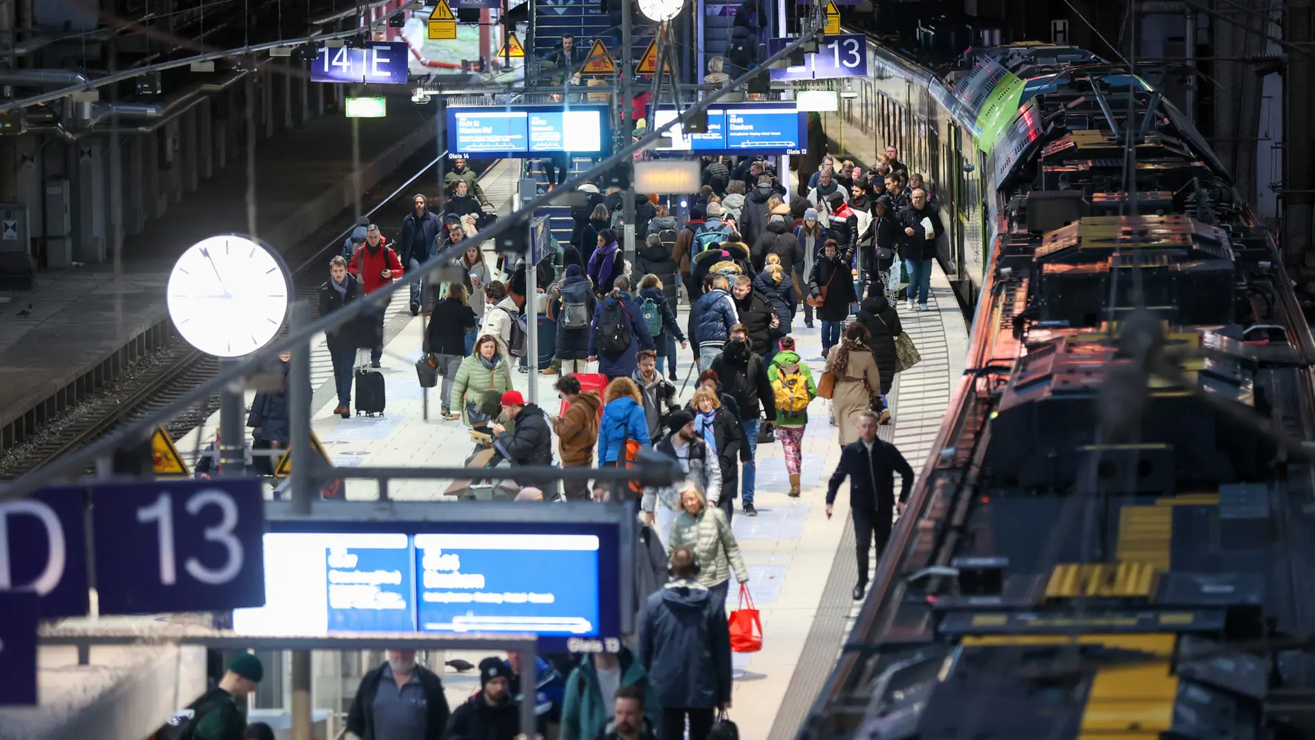 Zugverkehr am Hamburger Hauptbahnhof läuft wieder | ndr.de