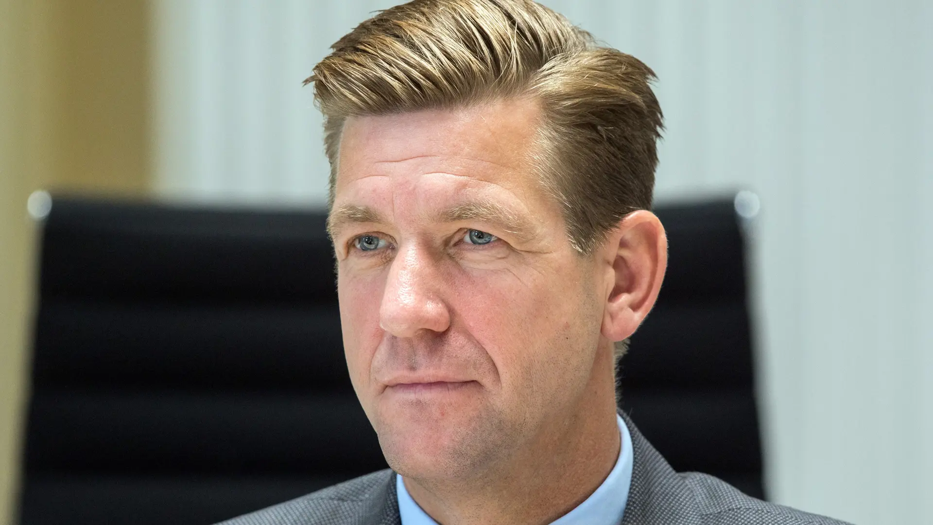 SPD-Abgeordneter Brade macht Geschäfte mit Kommunen und dem Land | ndr.de
