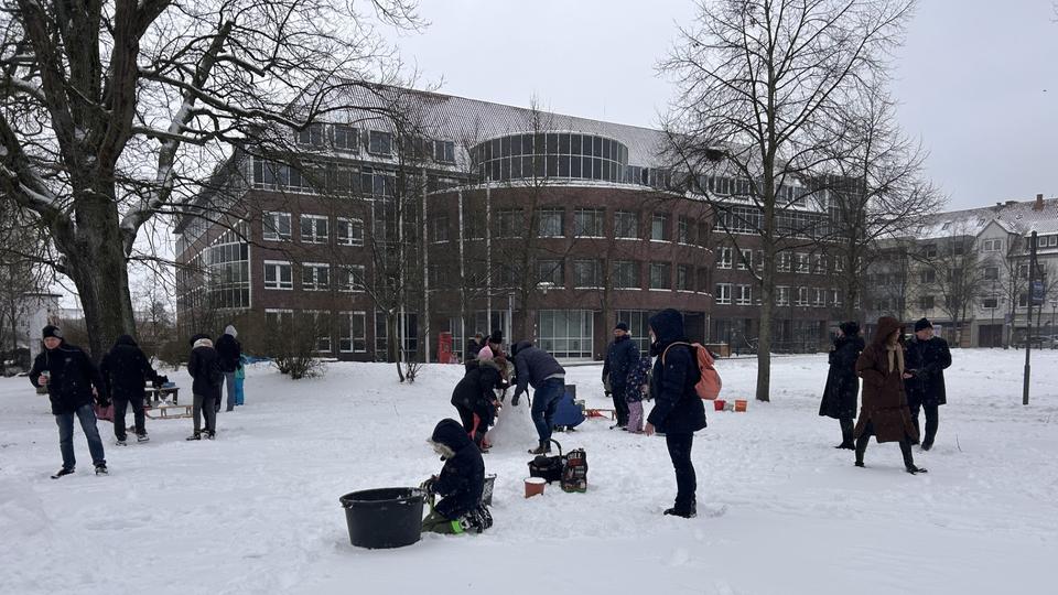 Uelzen veranstaltet Wettbewerb: Wer baut den schönsten Schneemann ...