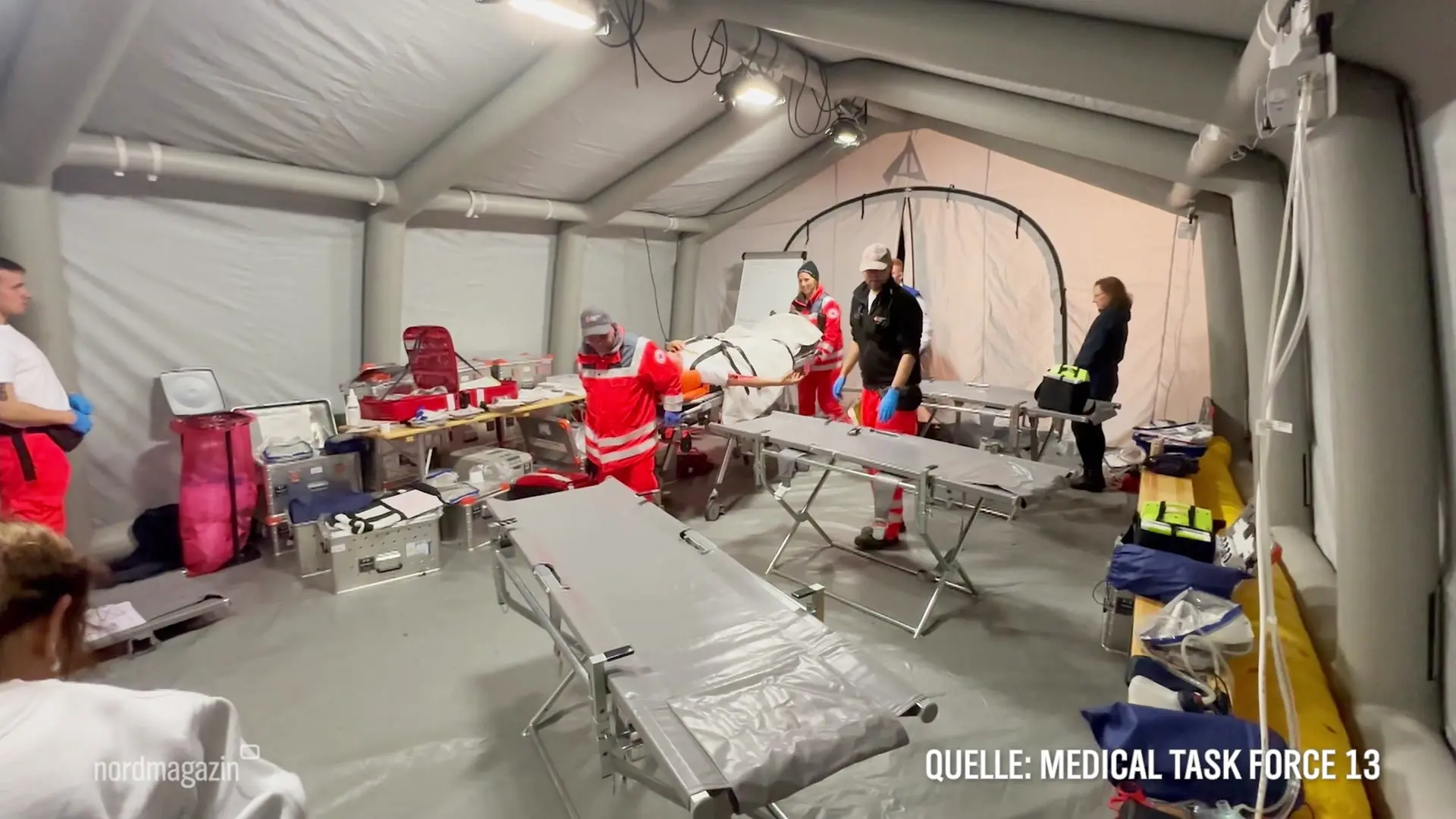 Medizinische Task Force des Bundes mit Jugendlichen | ndr.de