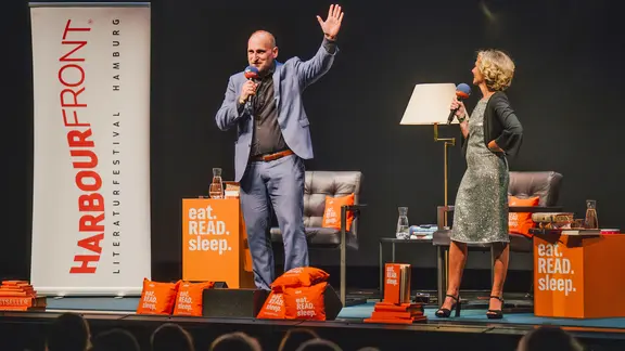 Caroline Wahl zu Gast bei eat.READ.sleep. beim Harbourfront Festival ...