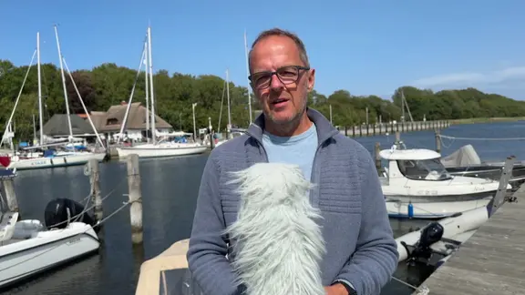 Stefan Kreibohm vom NDR Wetterstudio auf Hiddensee präsentiert die Wetteraussichten für Mittwoch, den 6. August. 