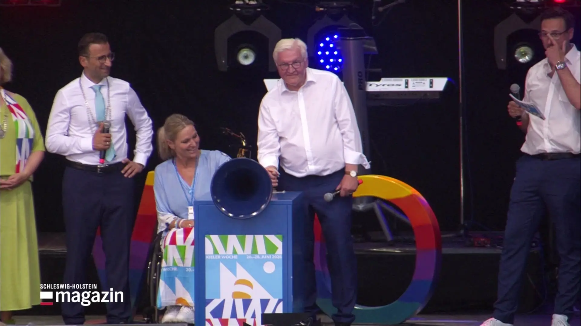 Kieler Woche offiziell auf dem Rathausplatz eröffnet | ndr.de