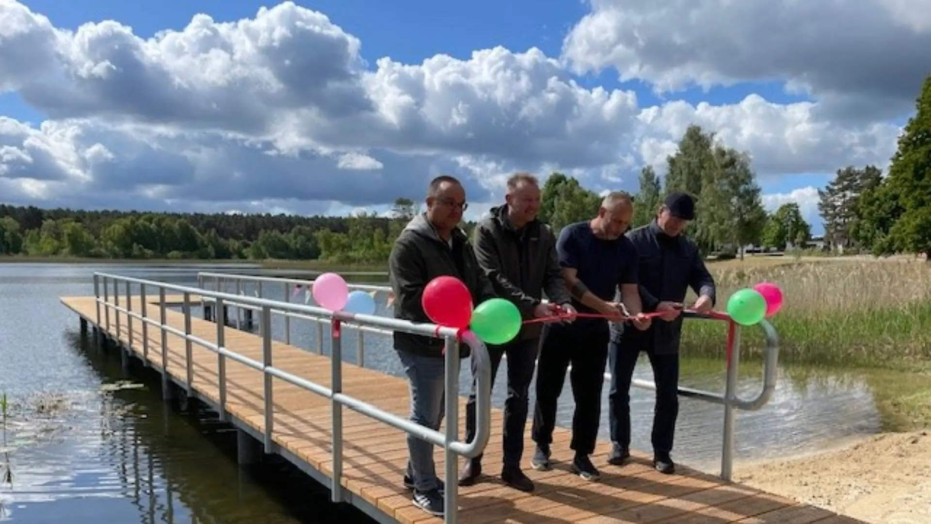 Klein Trebbow hat wieder einen Badesteg | ndr.de