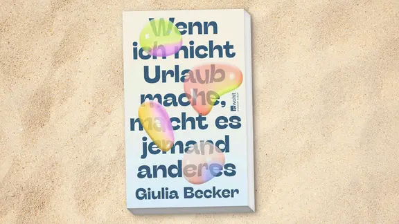 Autorin Giulia Becker: "Mit Scheitern kenne ich mich aus" | ndr.de