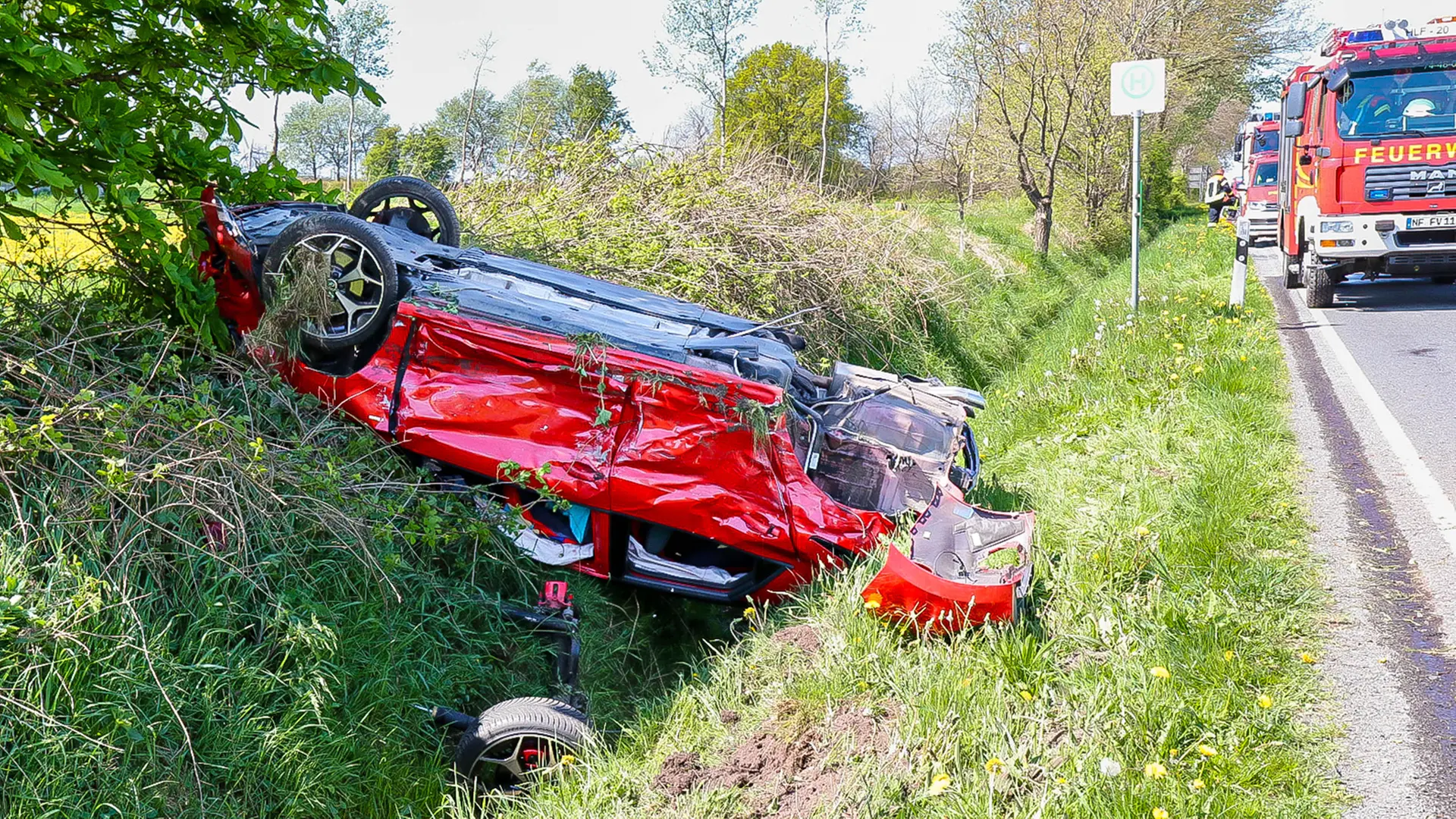 Drei Verletzte nach schwerem Unfall in Süderhackstedt | ndr.de