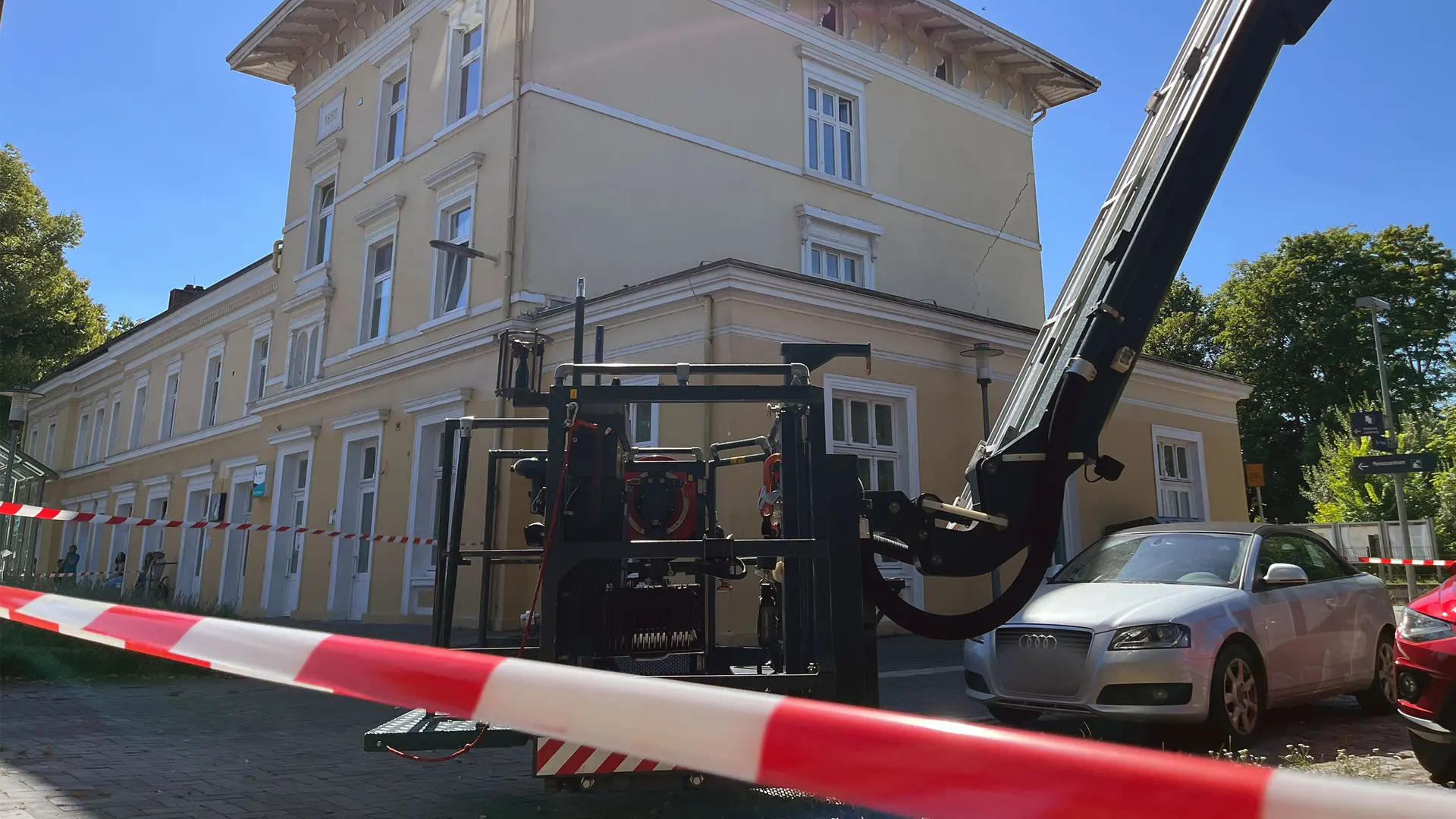 Bahnhof Ratzeburg: Weiterhin Einsturzgefahr, aber Züge rollen wieder ...