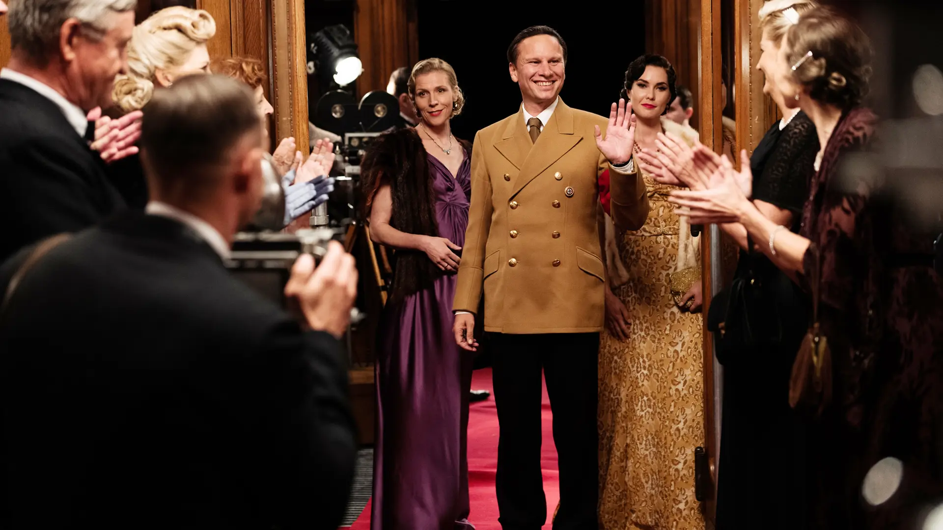 Wie spielt man Goebbels? Robert Stadlober über "Führer und Verführer ...