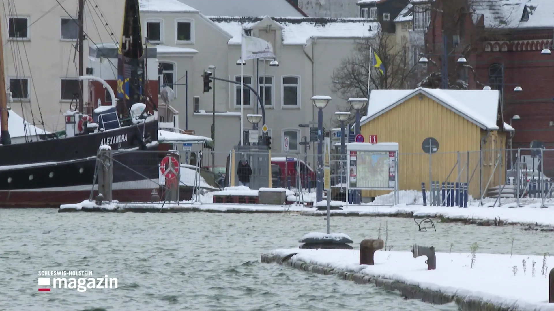 Vorbereitungen auf Sturmflut an der Ostseeküste | ndr.de