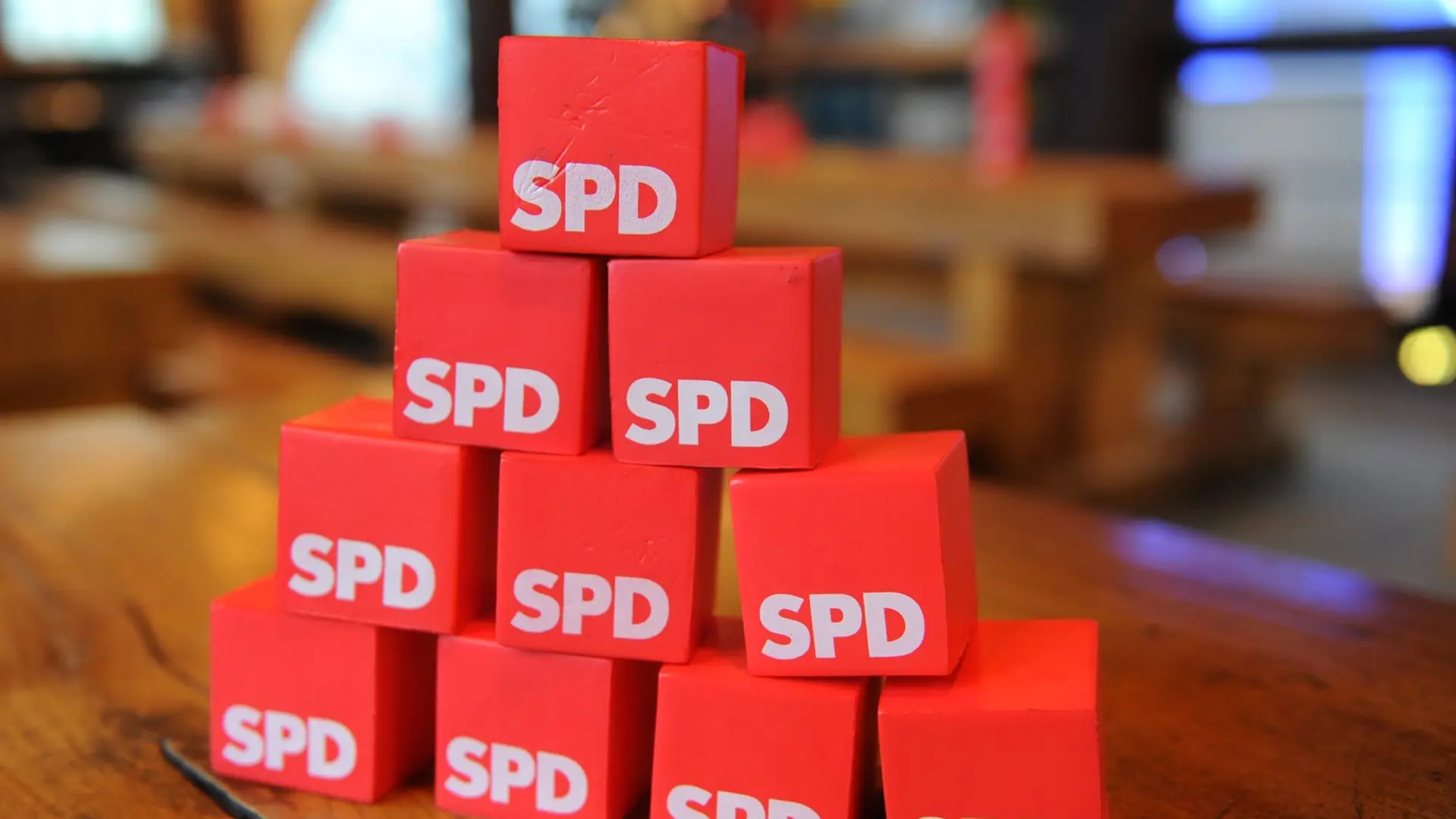 Bürger sollen parteiunabhängig am SPD-Wahlprogramm mitschreiben | ndr.de