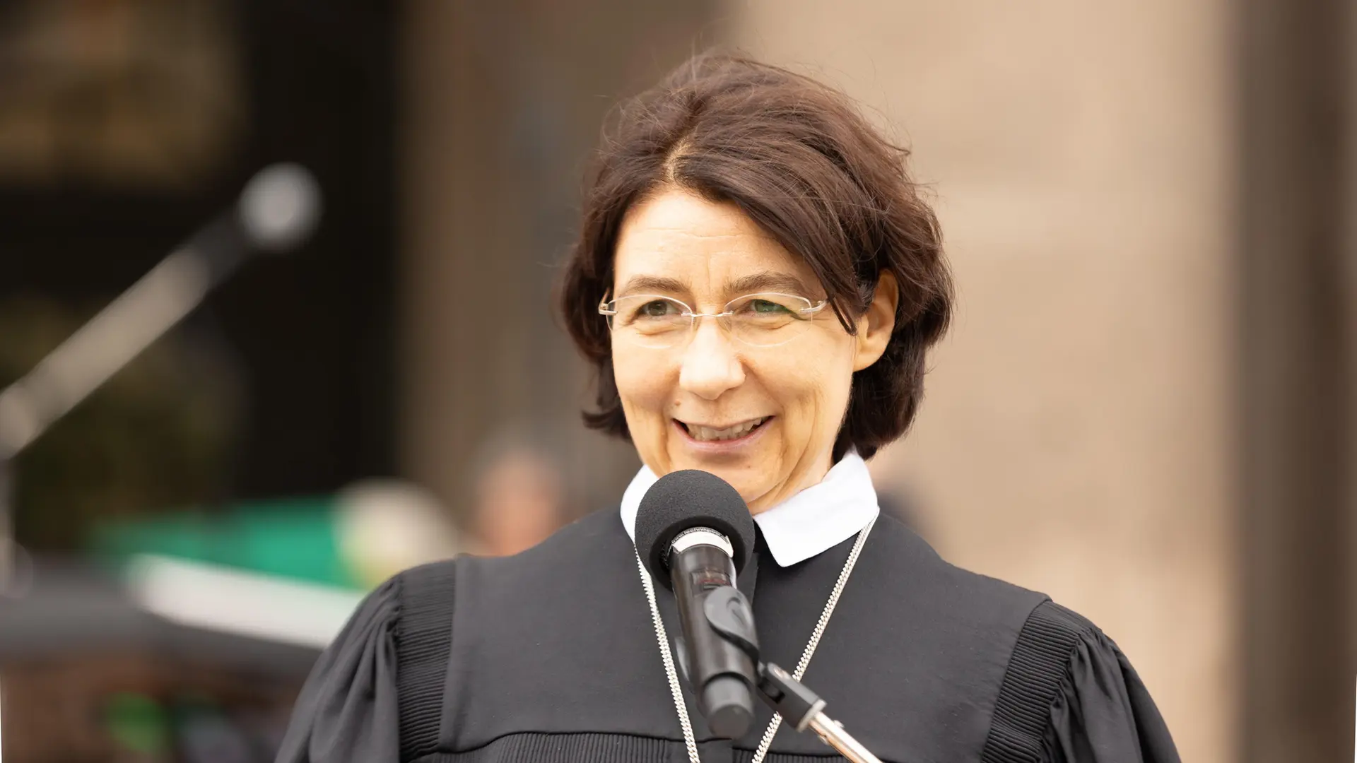 Braunschweig: Christina-Maria Bammel zur Landesbischöfin gewählt | ndr.de