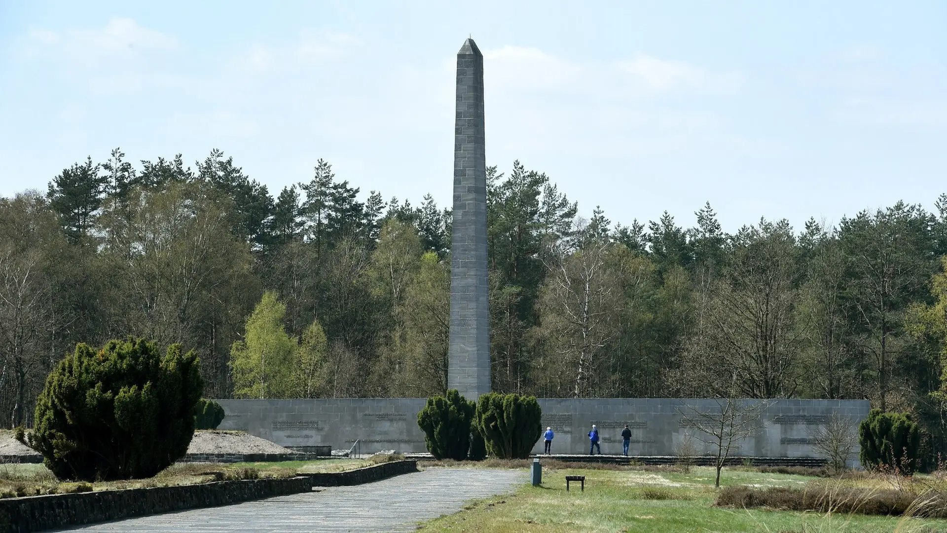 Rassistisches Lied in Bergen-Belsen: Staatsschutz ermittelt | ndr.de