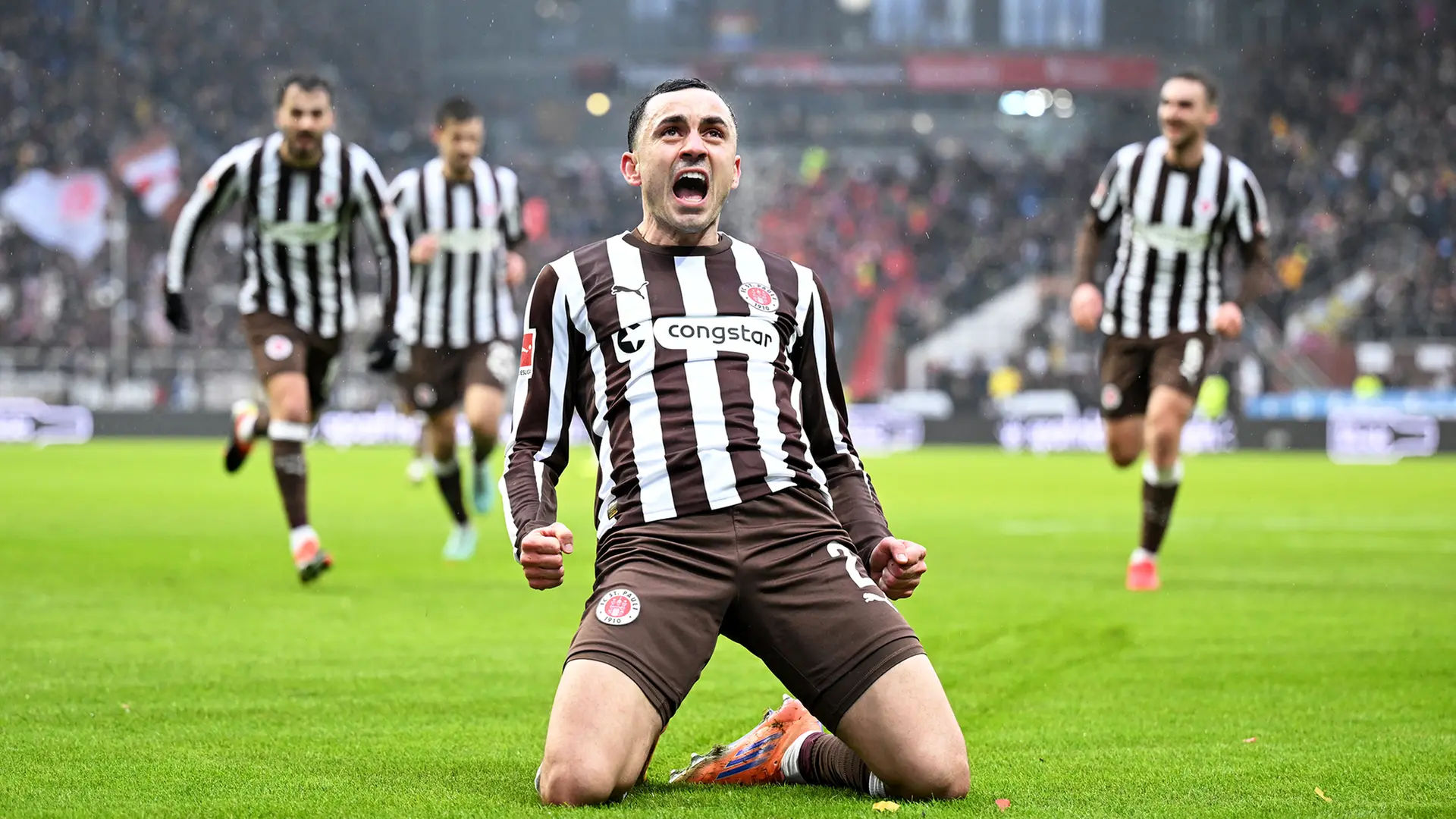 Die Hoffnung ist zurück - FC St. Pauli schlägt VfB Stuttgart | ndr.de