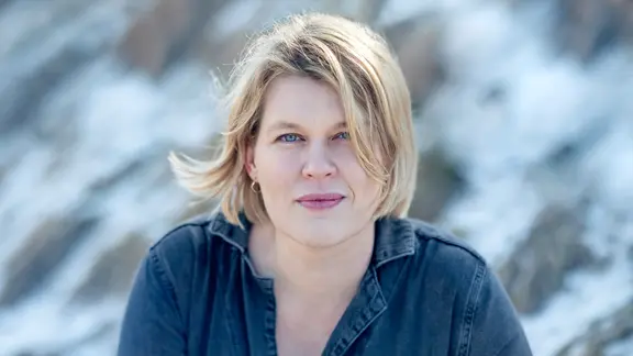 Berit Glanz über ihren neuen Roman "Unter weitem Himmel" | ndr.de