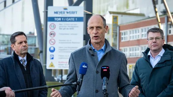Neuer Aufsichtsrat der Meyer Werft nimmt Arbeit auf | ndr.de