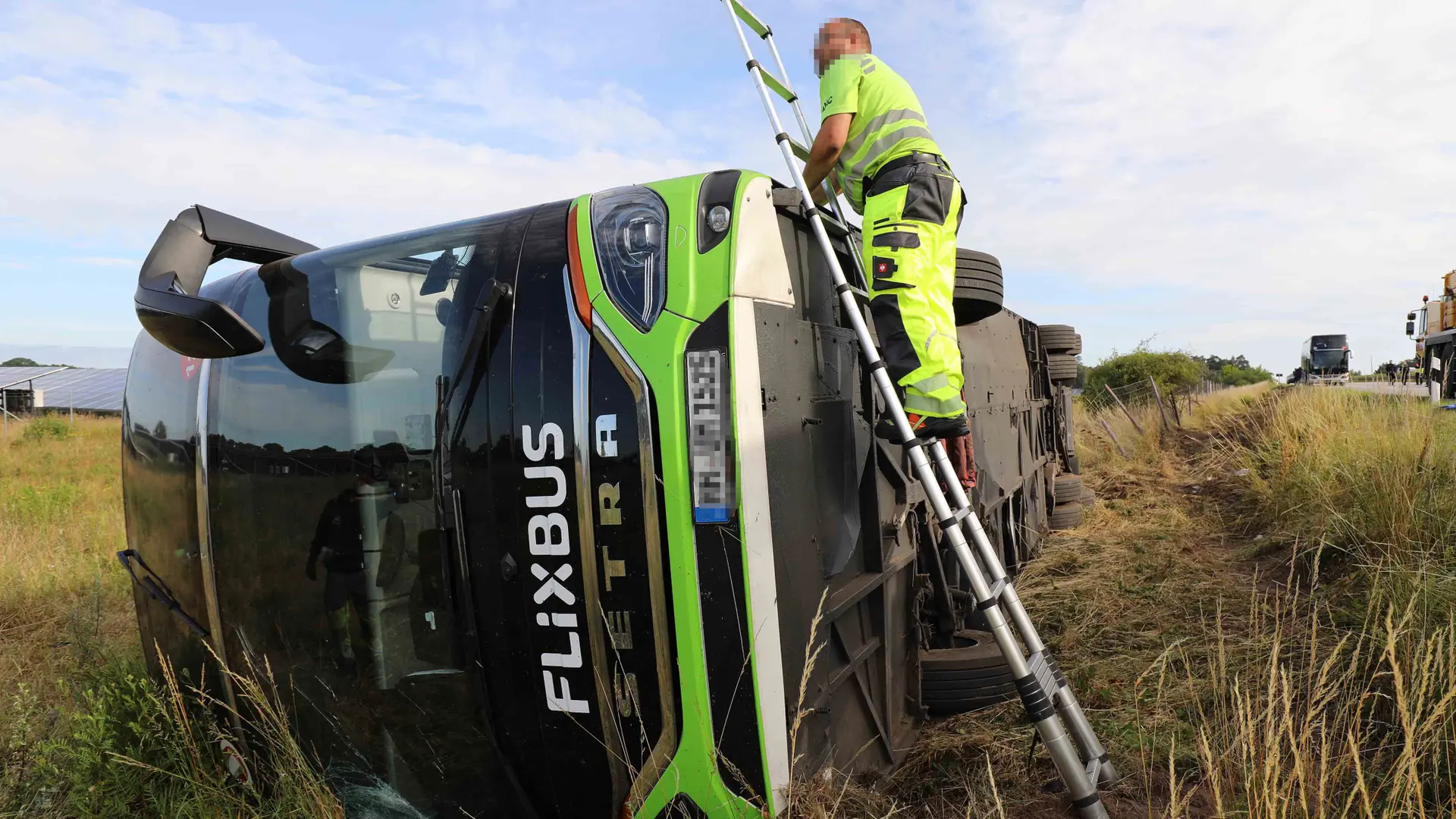 Flixbus-Unfall auf der A19: Zustand des Schwerverletzten stabil | ndr.de