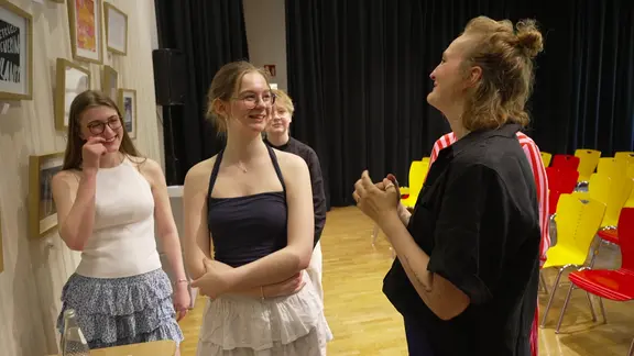 Flensburg: Schülerinnen und Schüler starten beim "AOK-Laufwunder" | ndr.de