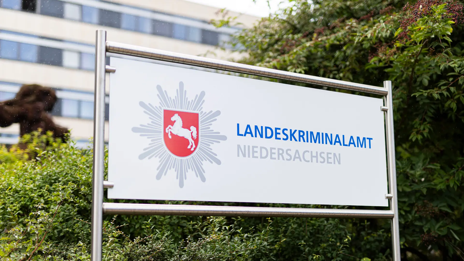 Neue Wege: LKA gibt bei Twitch Einblicke in die Arbeit | ndr.de