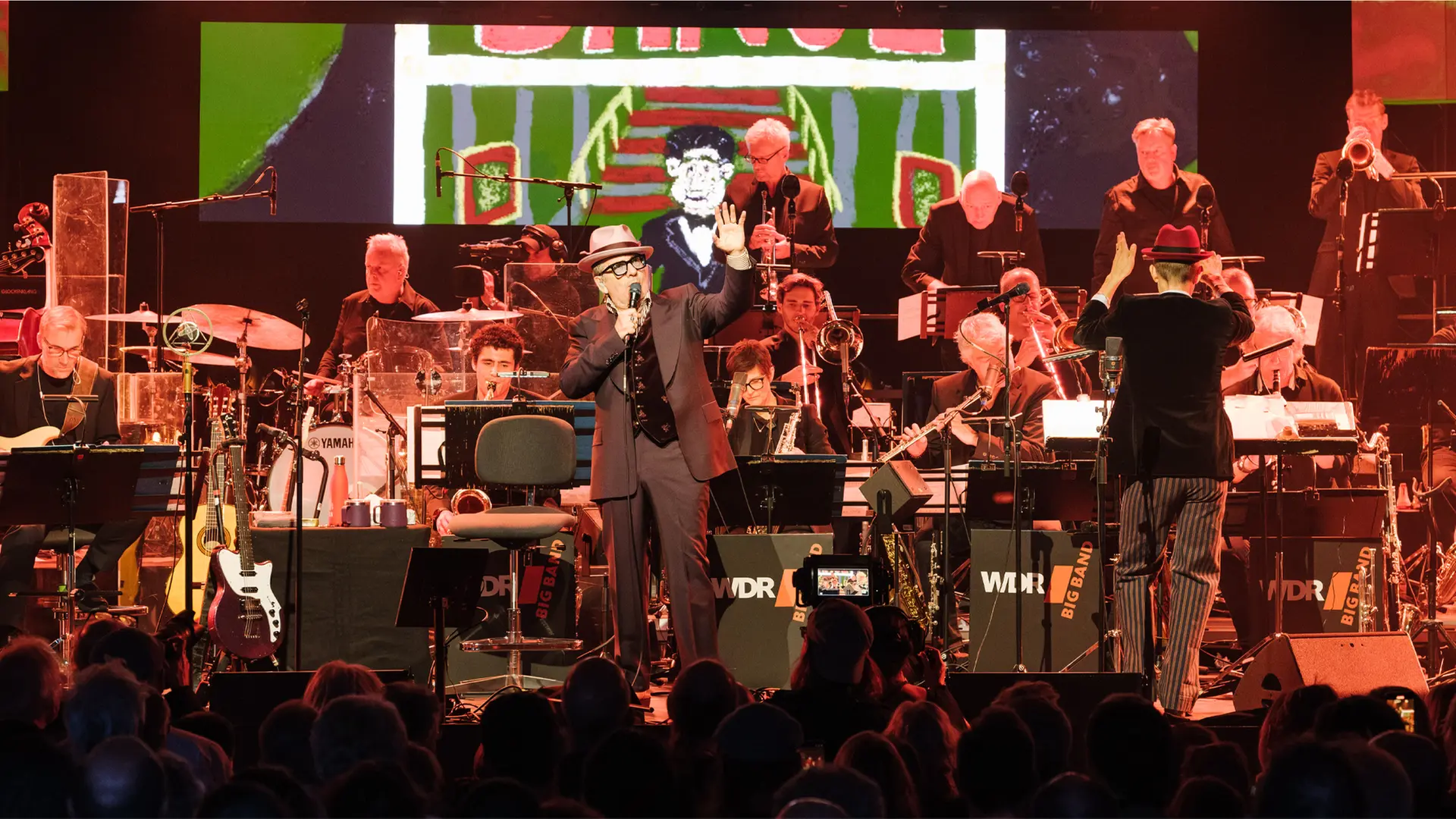 Exzentrik par excellence: Elvis Costello und die WDR Big Band | ndr.de