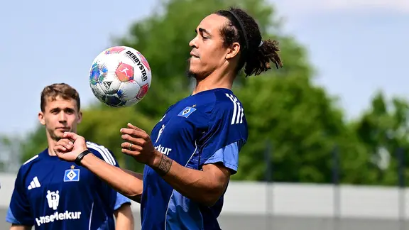 Peretz oder Heuer Fernandes - Wer ist die bessere Nummer 1 beim HSV? | ndr.de