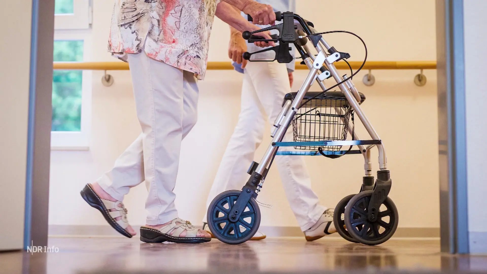 Xxxx bokep bocil she was dress a tiny black pleather skirt