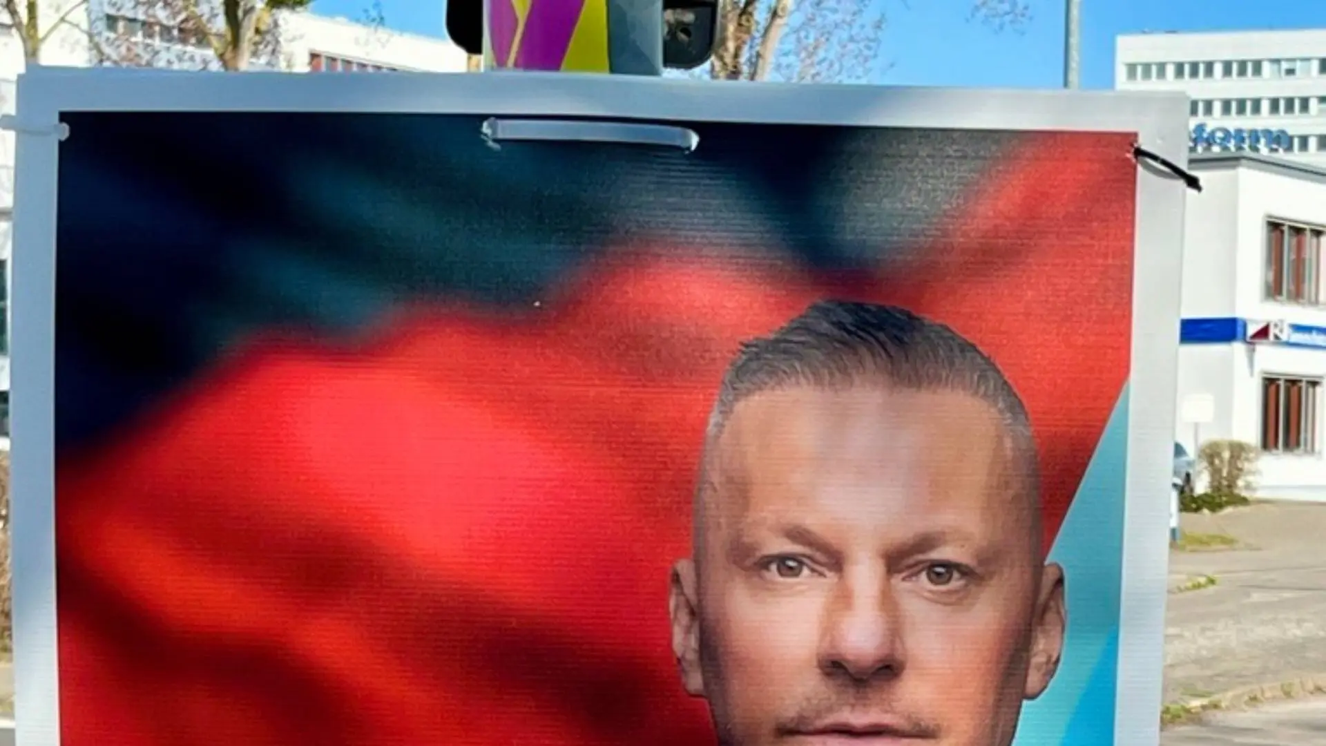 Urheberrechtsverstoß? AfD prüft Großmüller-Plakate | ndr.de