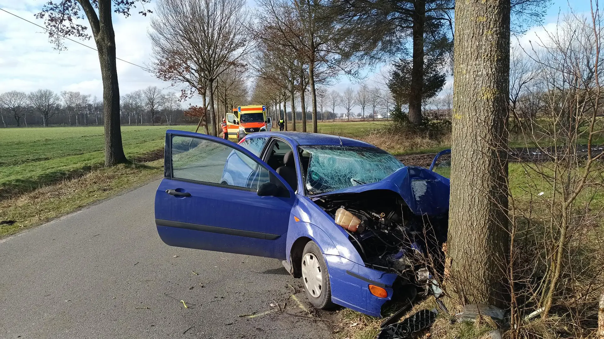 69-jähriger Autofahrer stirbt bei Unfall in Edewecht | ndr.de