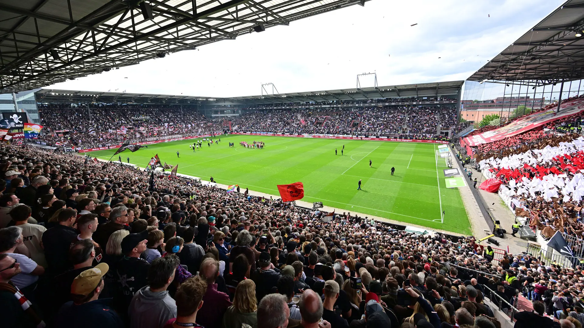FC St. Pauli plant den Ausbau des Millerntorstadions | ndr.de