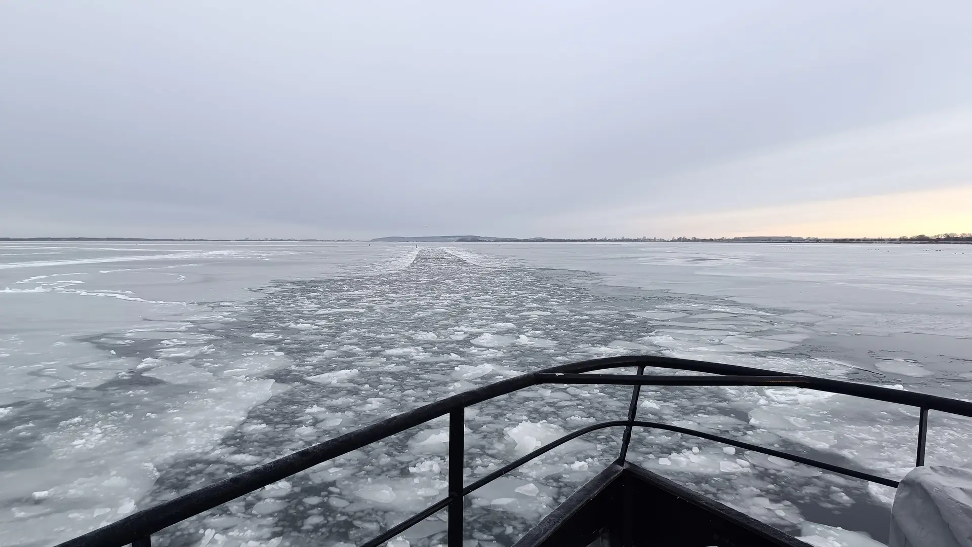 Hiddensee: Eisbrecher soll Passagiere befördern | ndr.de