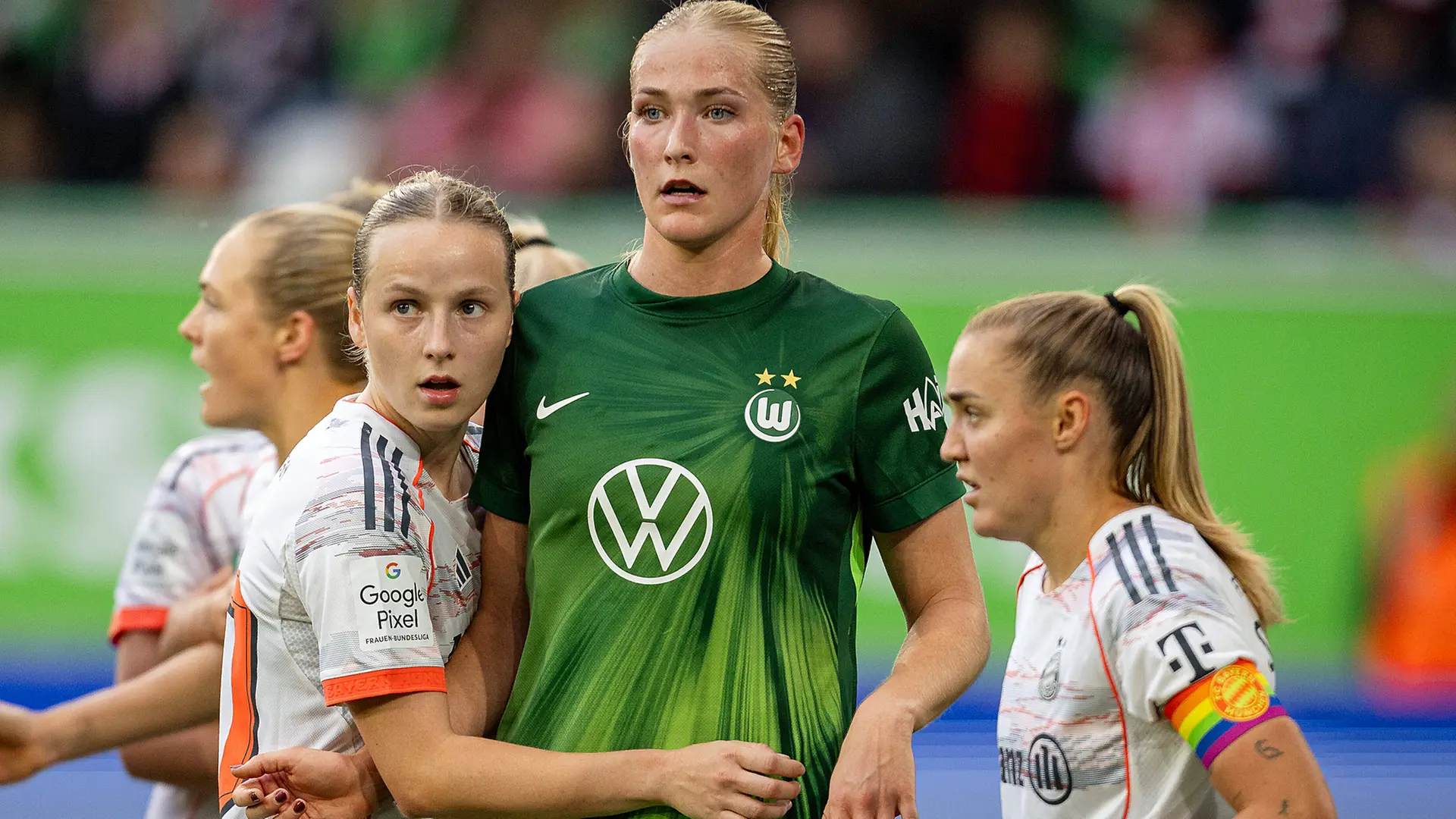 Lohn nach langer Leidenszeit: Wolfsburgerin Küver für DFB-Team ...