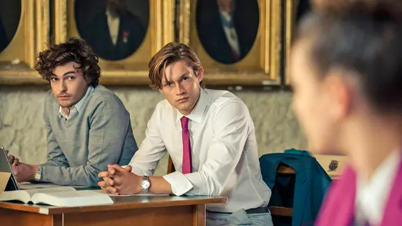 "Maxton Hall" bei Prime: Beliebte Serie zum Roman "Save Me" | ndr.de