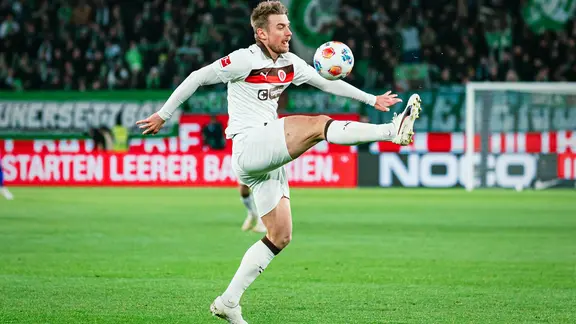 Pejcinovic trifft spät: Wolfsburg schlägt St. Pauli | ndr.de