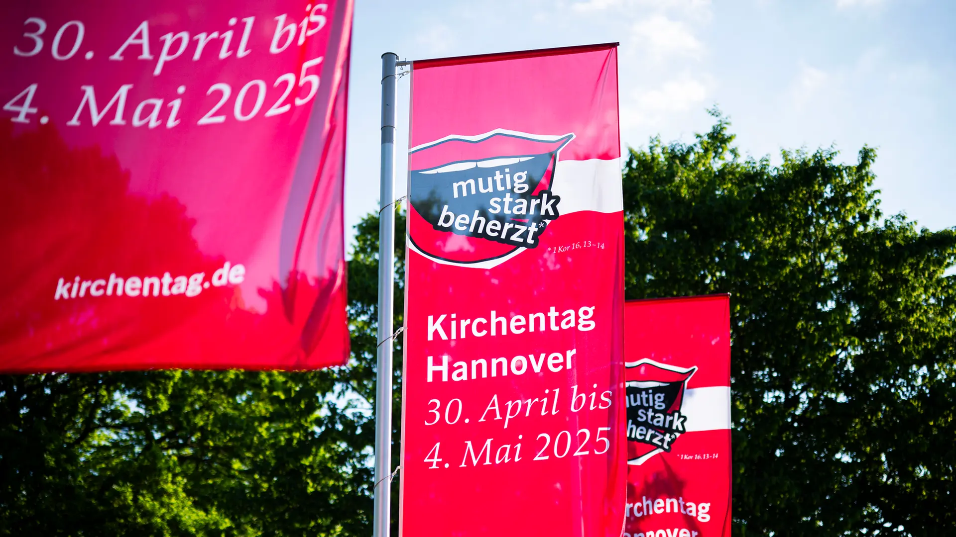 "Mutig, stark, beherzt" - Analysen, Gespräche, Eindrücke vom Kirchentag ...