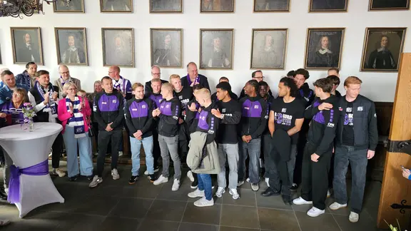 Lila-weiße Fußballparty: Osnabrück im Aufstiegs-Rausch | ndr.de