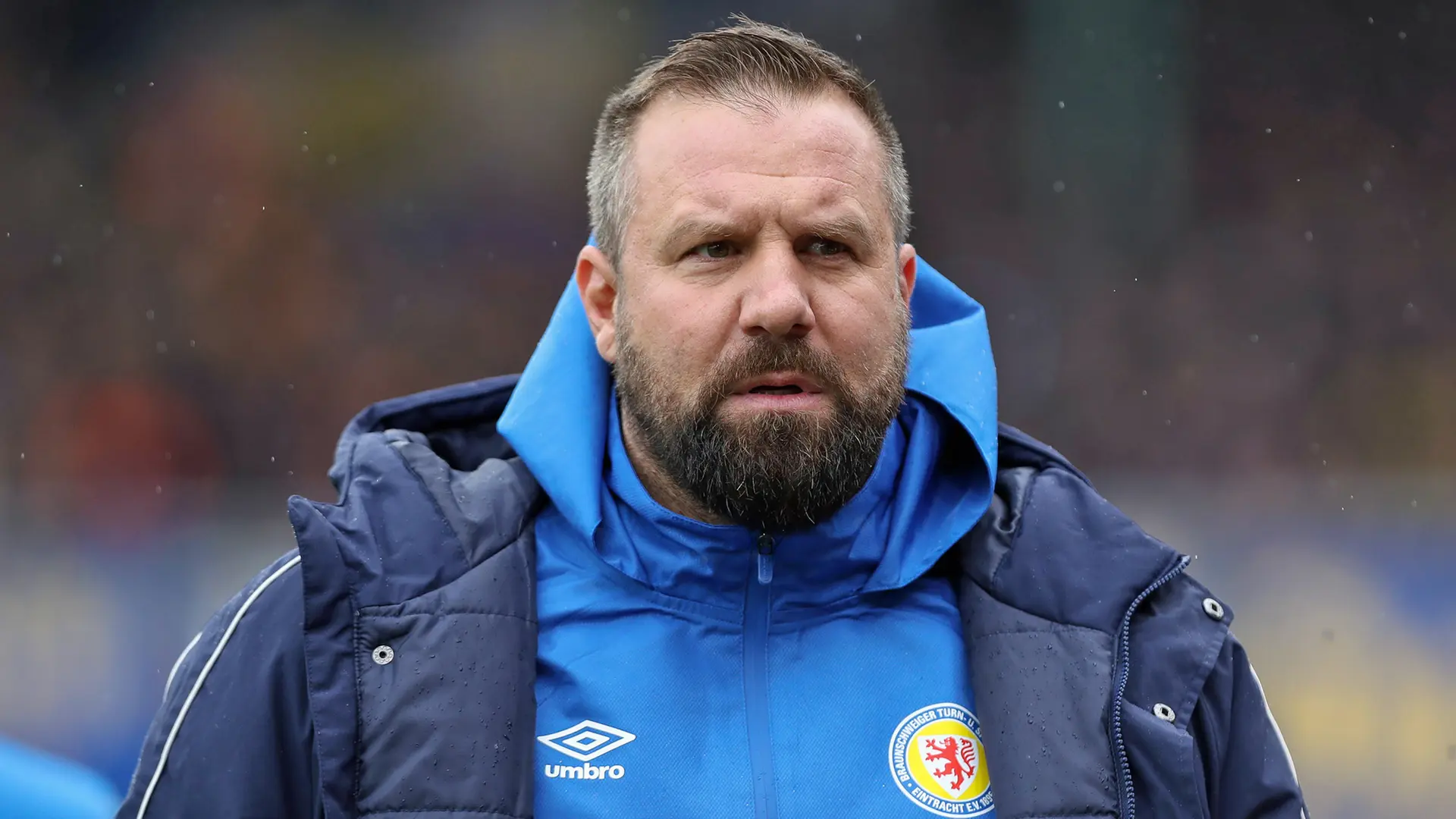 Eintracht-Trainer Heiner Backhaus: "Ich hänge an meiner Familie" | ndr.de