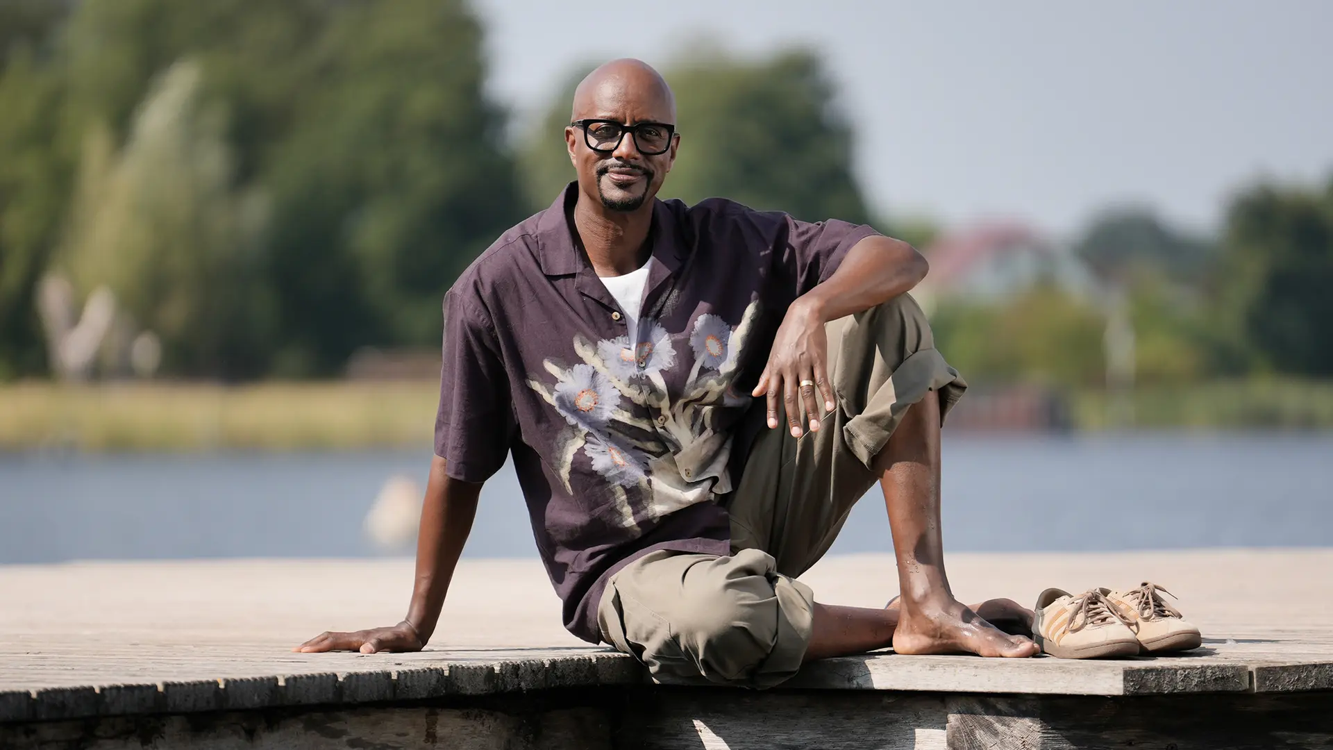 Moderator und Dorfgeschichten-Erzähler Yared Dibaba | ndr.de