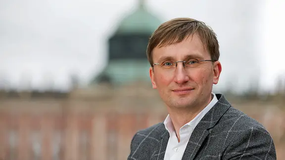 Militärhistoriker: "Wehrpflicht jetzt!" (Tag 1231 mit Sönke Neitzel ...