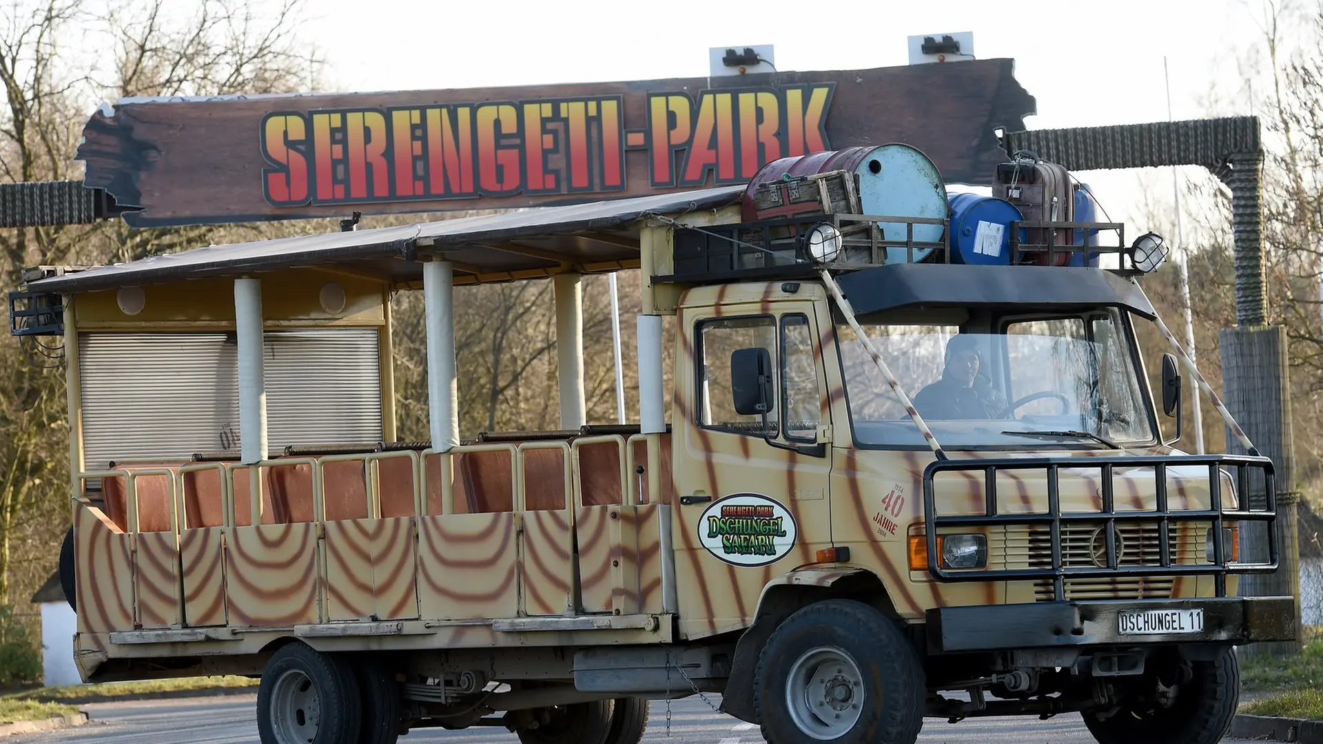 Serengeti-Park: Metallteil fällt aus 30 Metern Frau auf Kopf | ndr.de
