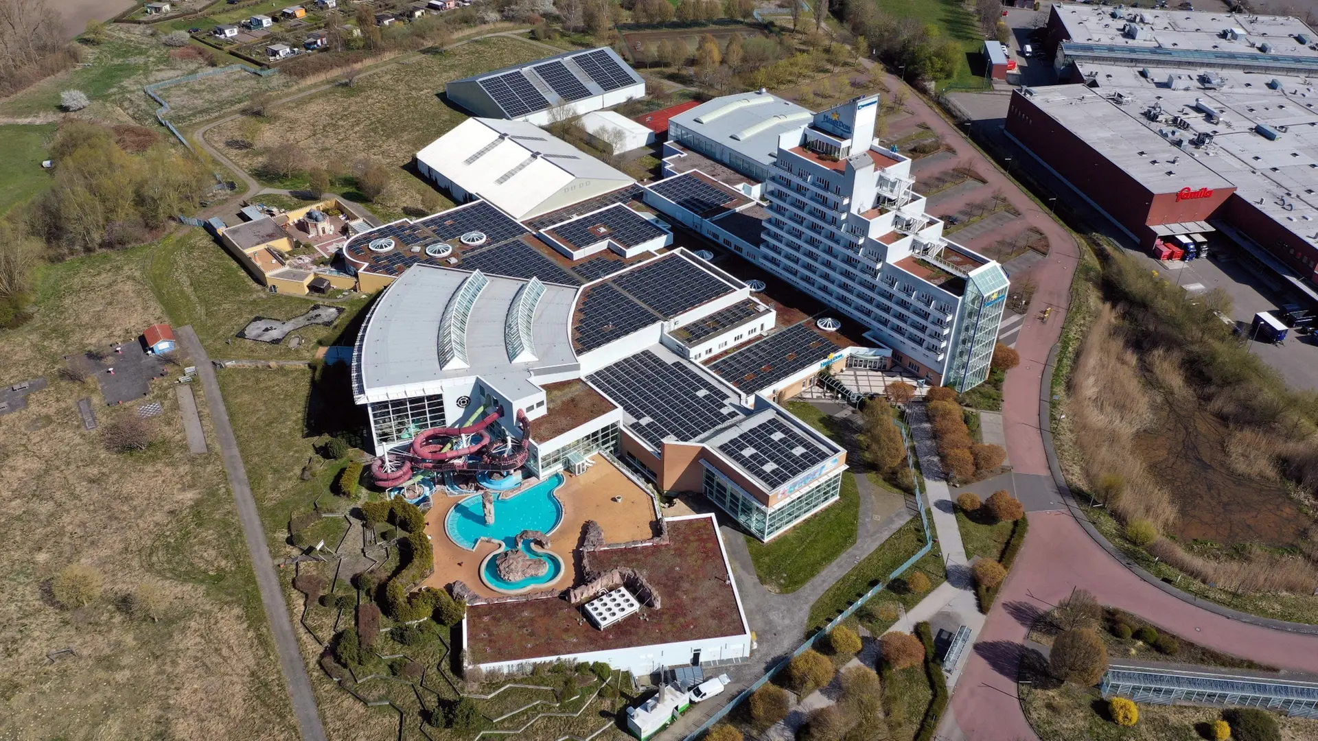 Stralsund: Ammoniak im Wasserpark "HanseDom" ausgetreten | ndr.de