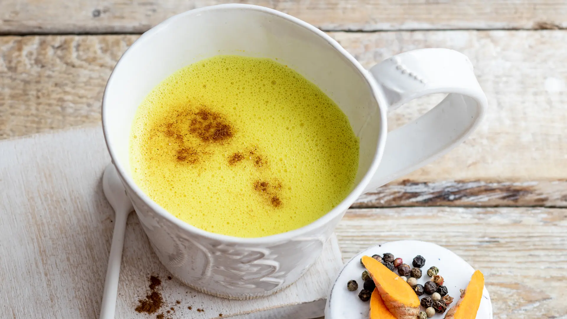 Goldene Milch (Kurkuma Latte) | ndr.de