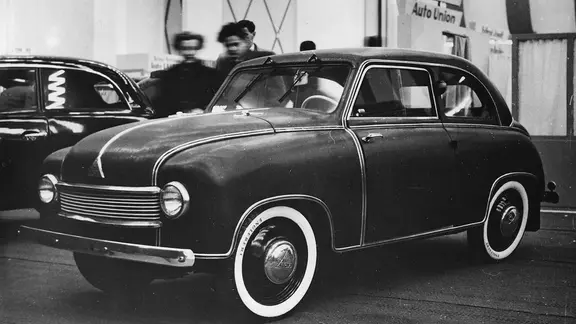 Lloyd 300: Mit dem Leukoplastbomber ins Wirtschaftswunder | ndr.de